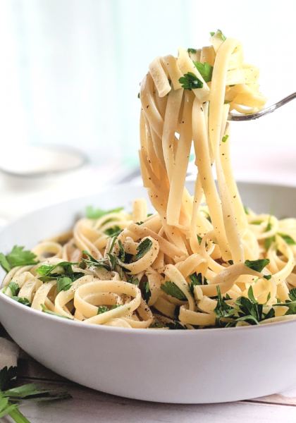 Parsley Pasta with Butter & Garlic Recipe (Vegetarian) - The Herbeevore