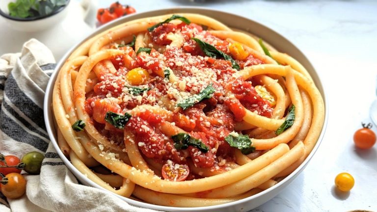 Bucatini Pomodoro Pasta Recipe with Fresh Tomatoes - The Herbeeovore